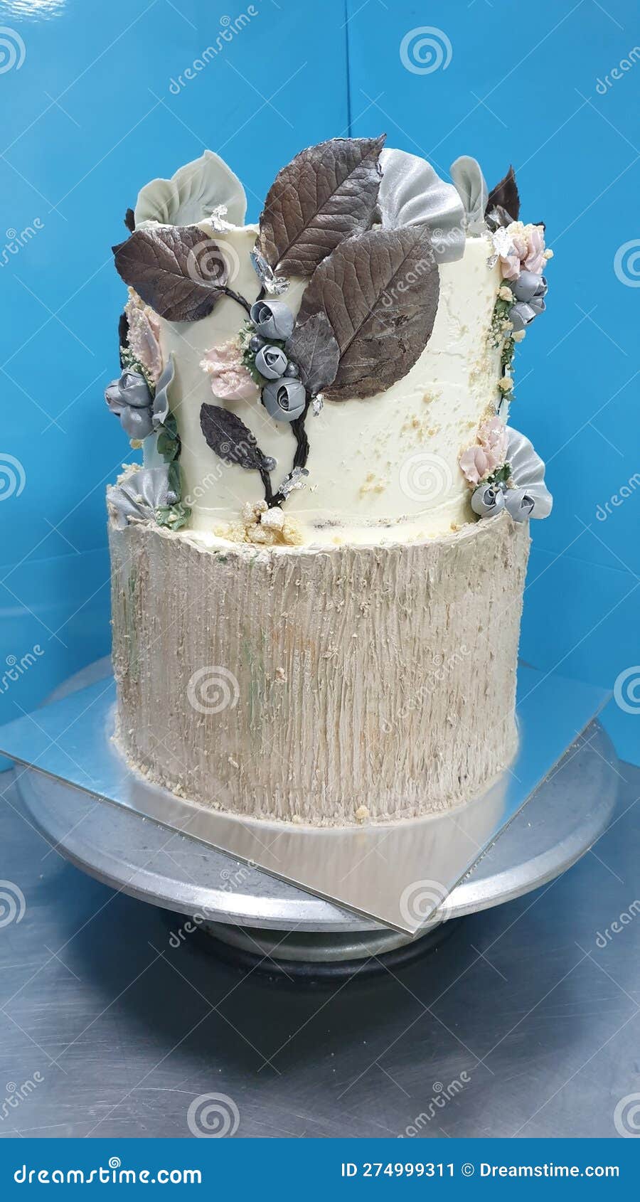 Rustic style flower cake stock image. Image of flower - 274999311