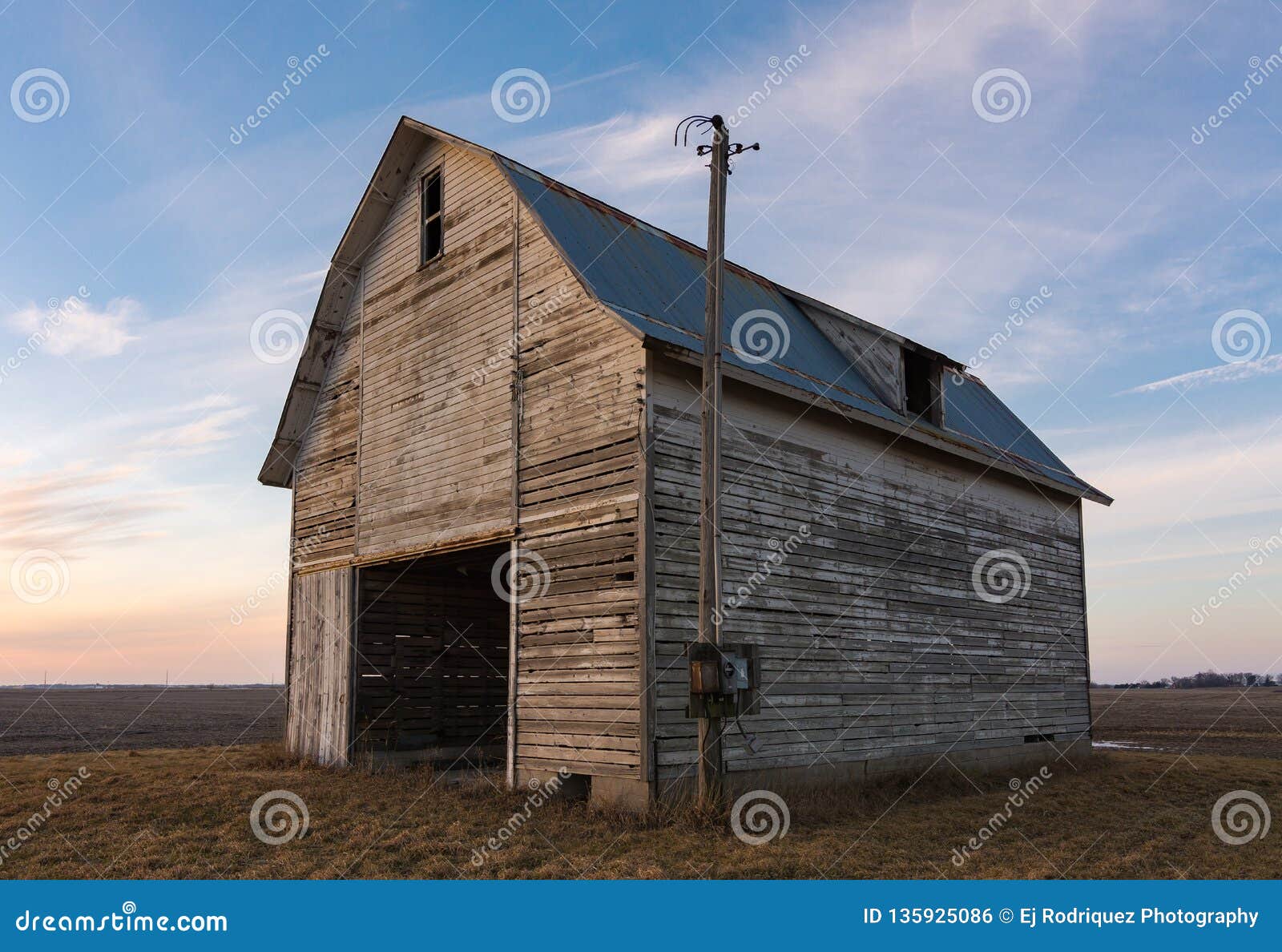 Rustic White Barn at Sunset Stock Photo - Image of historic, background ...