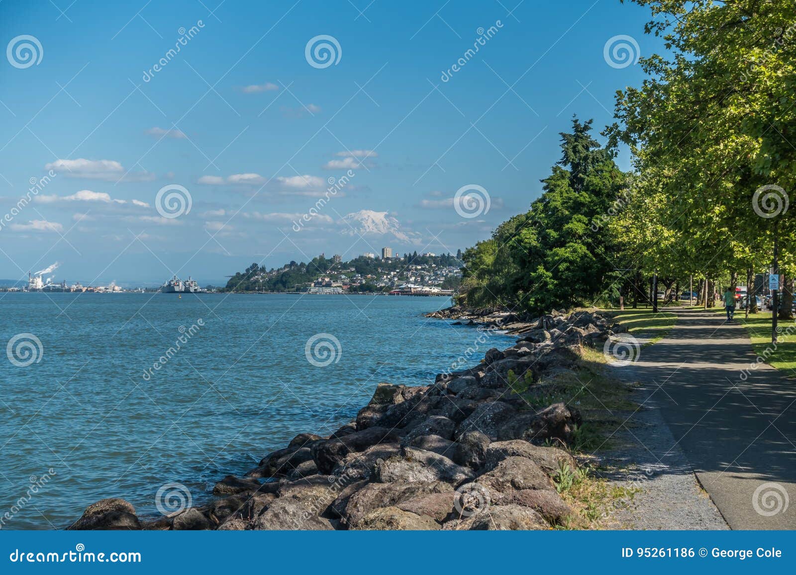 Ruston Shoreline and Peak editorial photo. Image of mount - 95261186