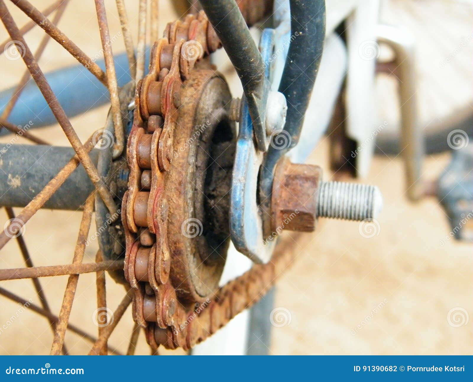 Rusty bike chain stock photo. Image of long, brown, object - 91390682