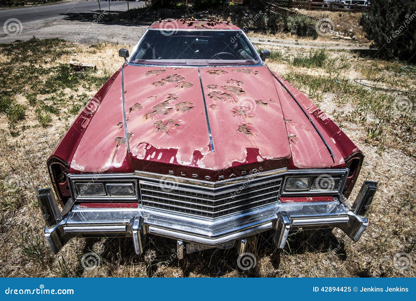 Rusty Cadillac redaktionell foto. Bild av sitter, tillbaka - 42894425
