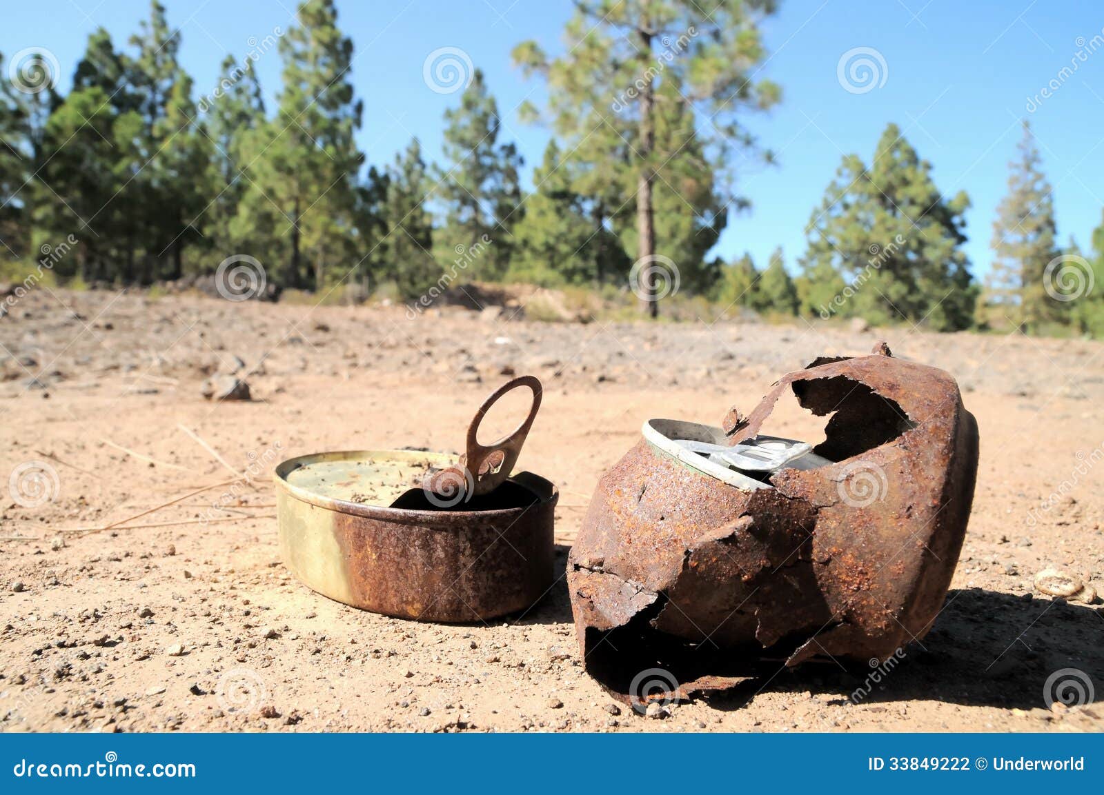 Rusty Can photo stock. Image of conteneur, rouille, métal - 33849222