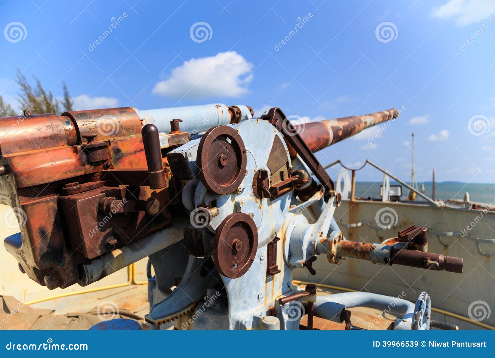 Rusty canon stock image. Image of historic, paint, tourism - 39966539