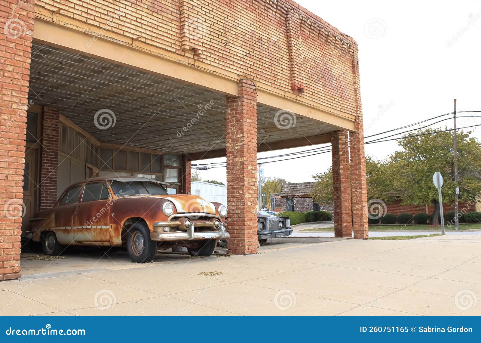 Rusty Car Bricks editorial image. Image of vehicle, mechanic - 260751165