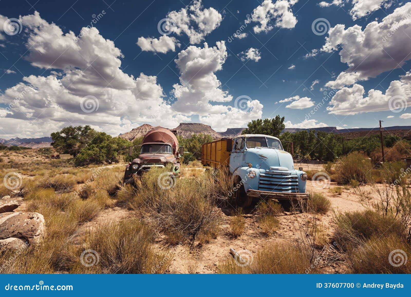 Abandoned Town In The Desert With Rusty Cars And Destroyed Houses ...