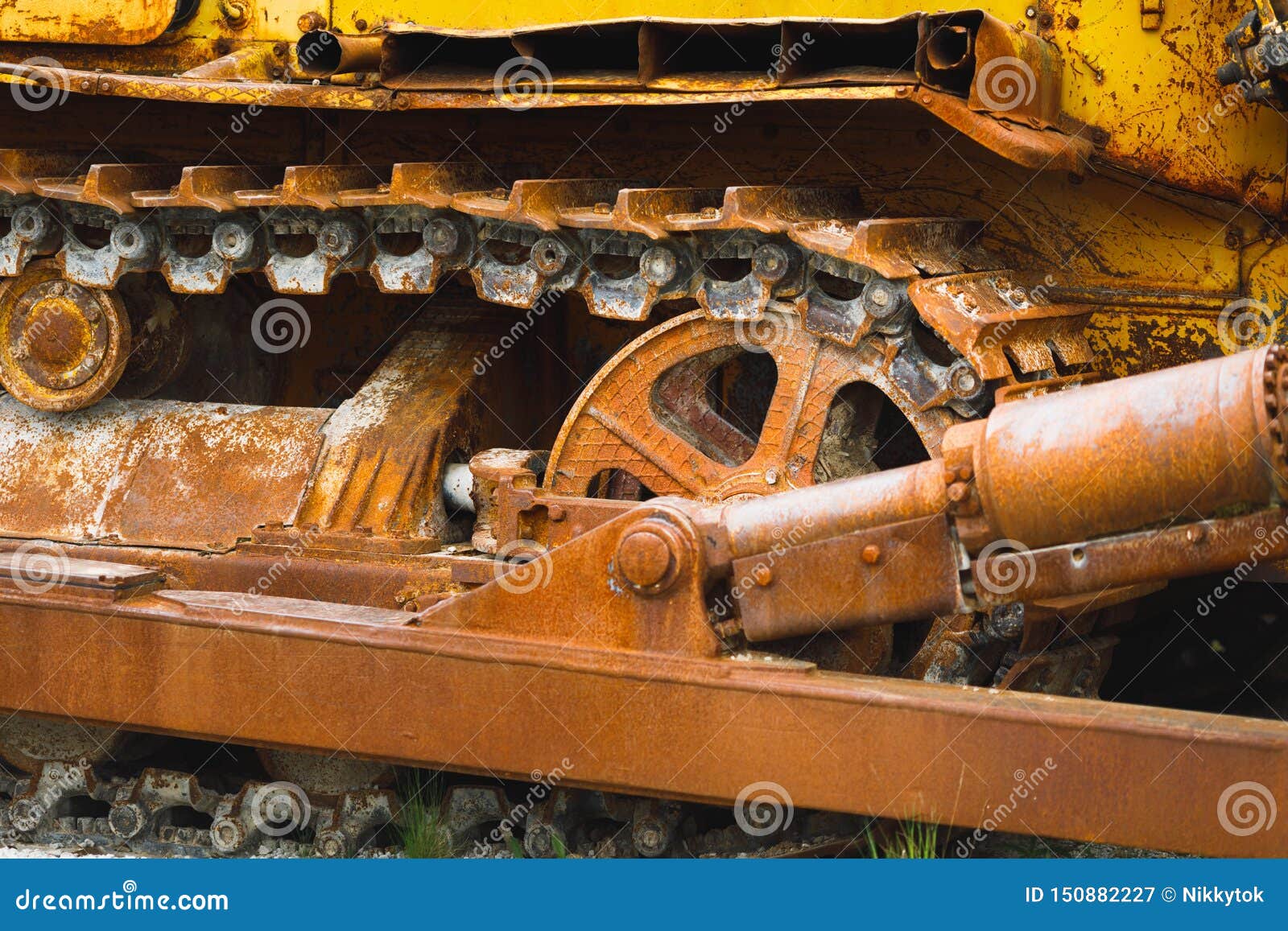 Rusty Caterpillar of Old Bulldozer Stock Image - Image of industrial ...