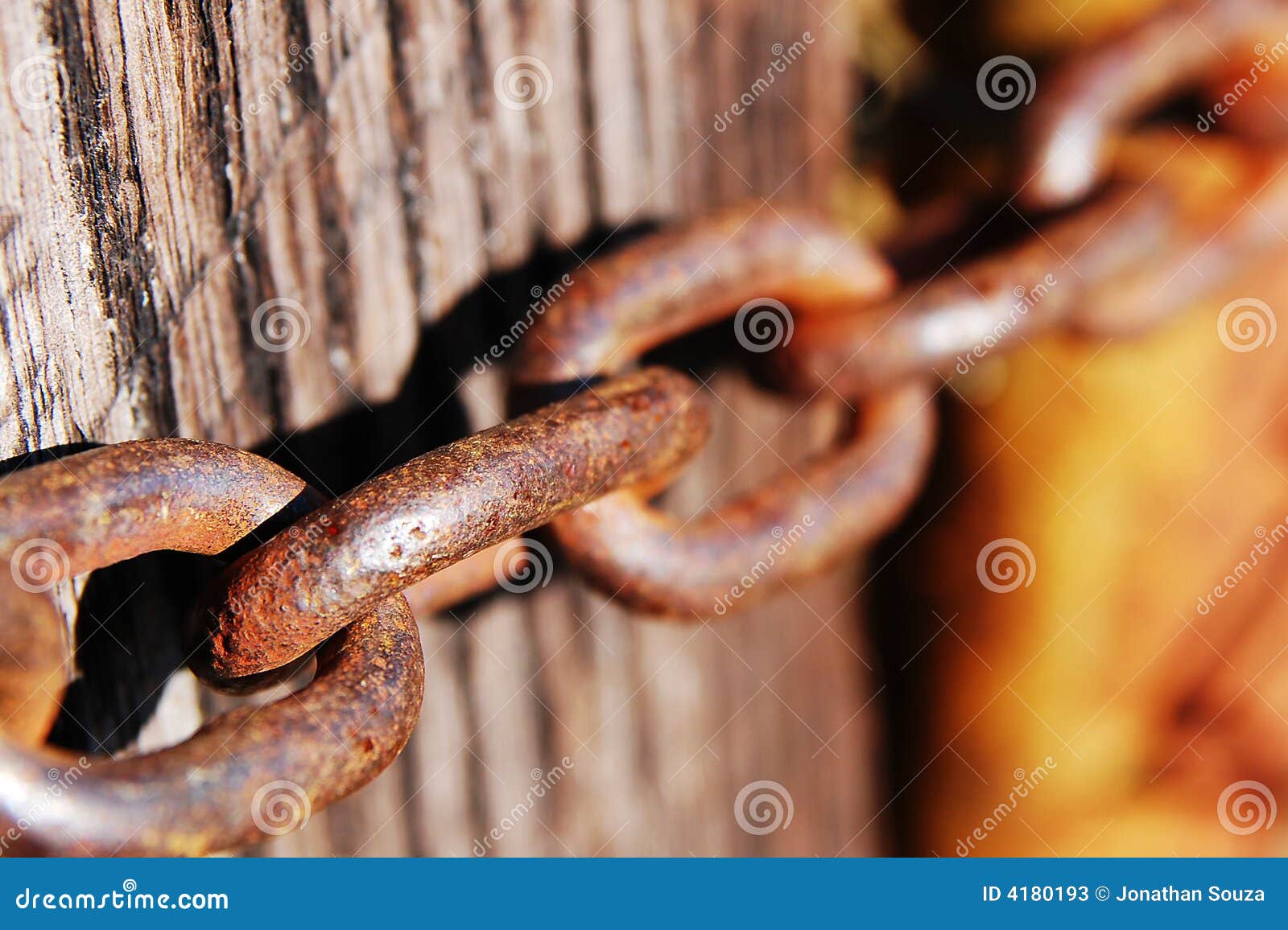 Rusty Chain Royalty-Free Stock Photo | CartoonDealer.com #32967507