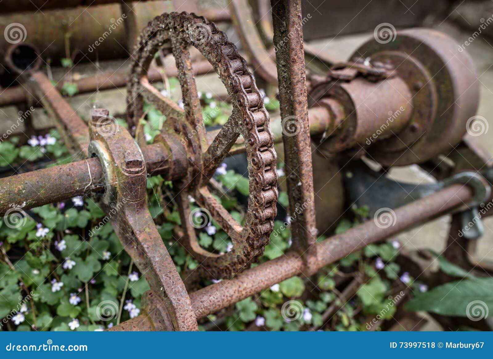 Rusty Chain and Cog stock photo. Image of abandoned, retro - 73997518