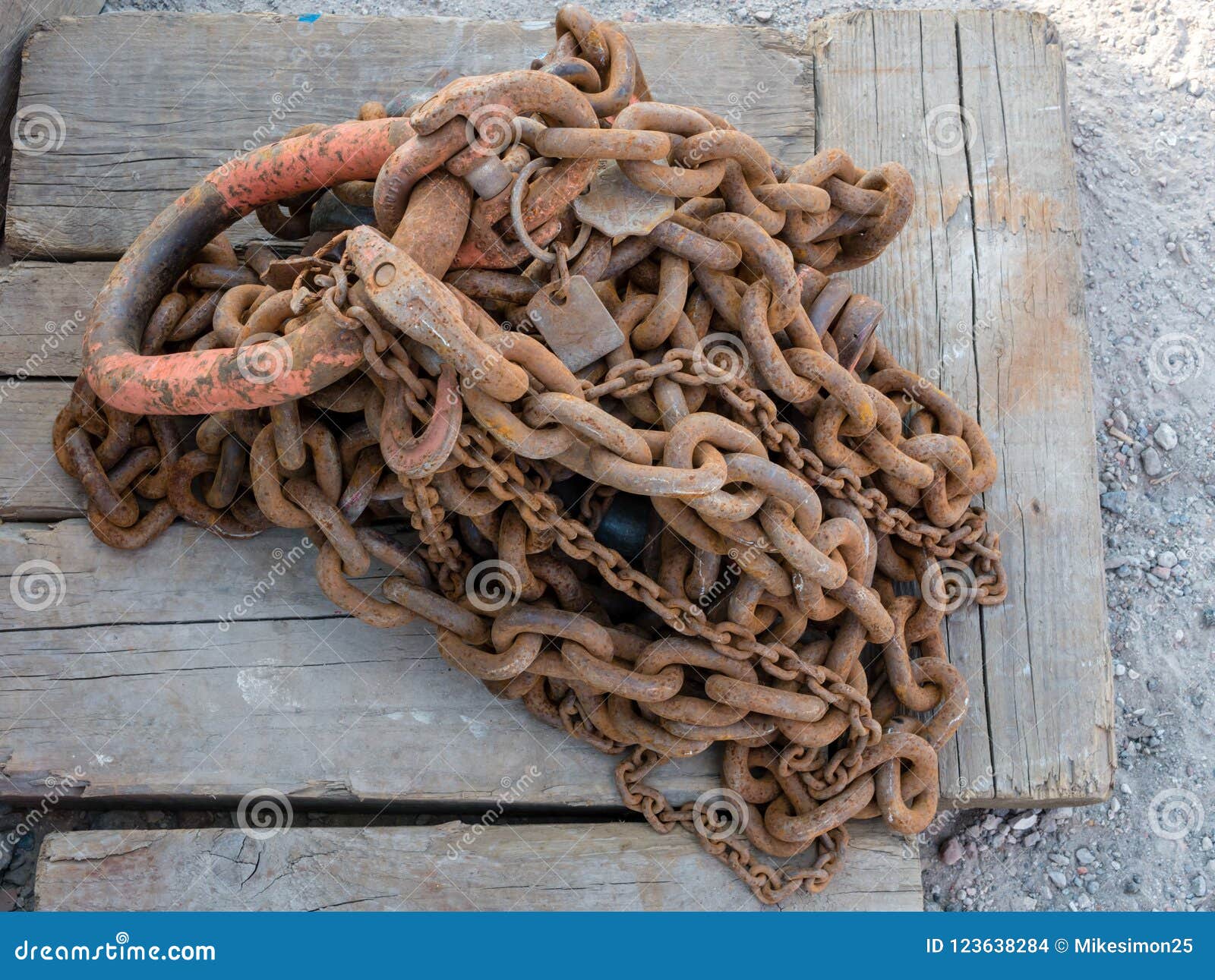 Rusty Chain on Weathered Squared Timber. Stock Photo - Image of hook ...