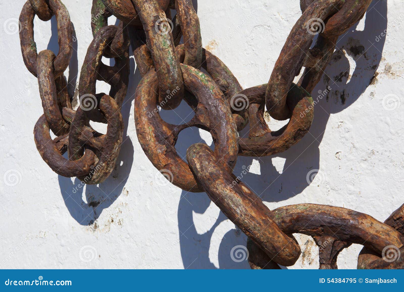 Rusty Chains, Seaweed Stock Photography | CartoonDealer.com #56029724