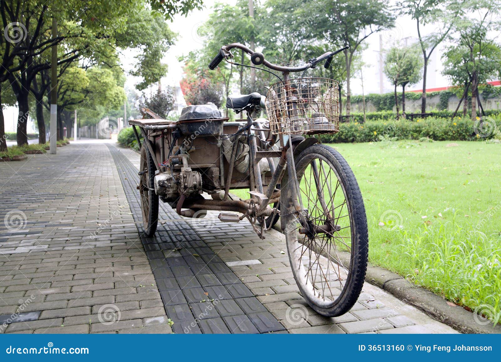 Rusty Chinese tricycle stock photo. Image of outdoor - 36513160