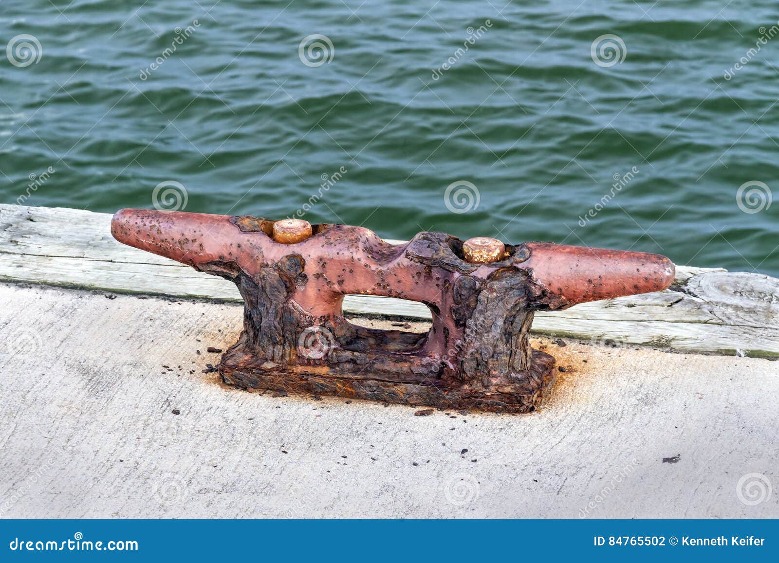 Dock Cleat And Bath Tub Royalty-Free Stock Photography | CartoonDealer ...