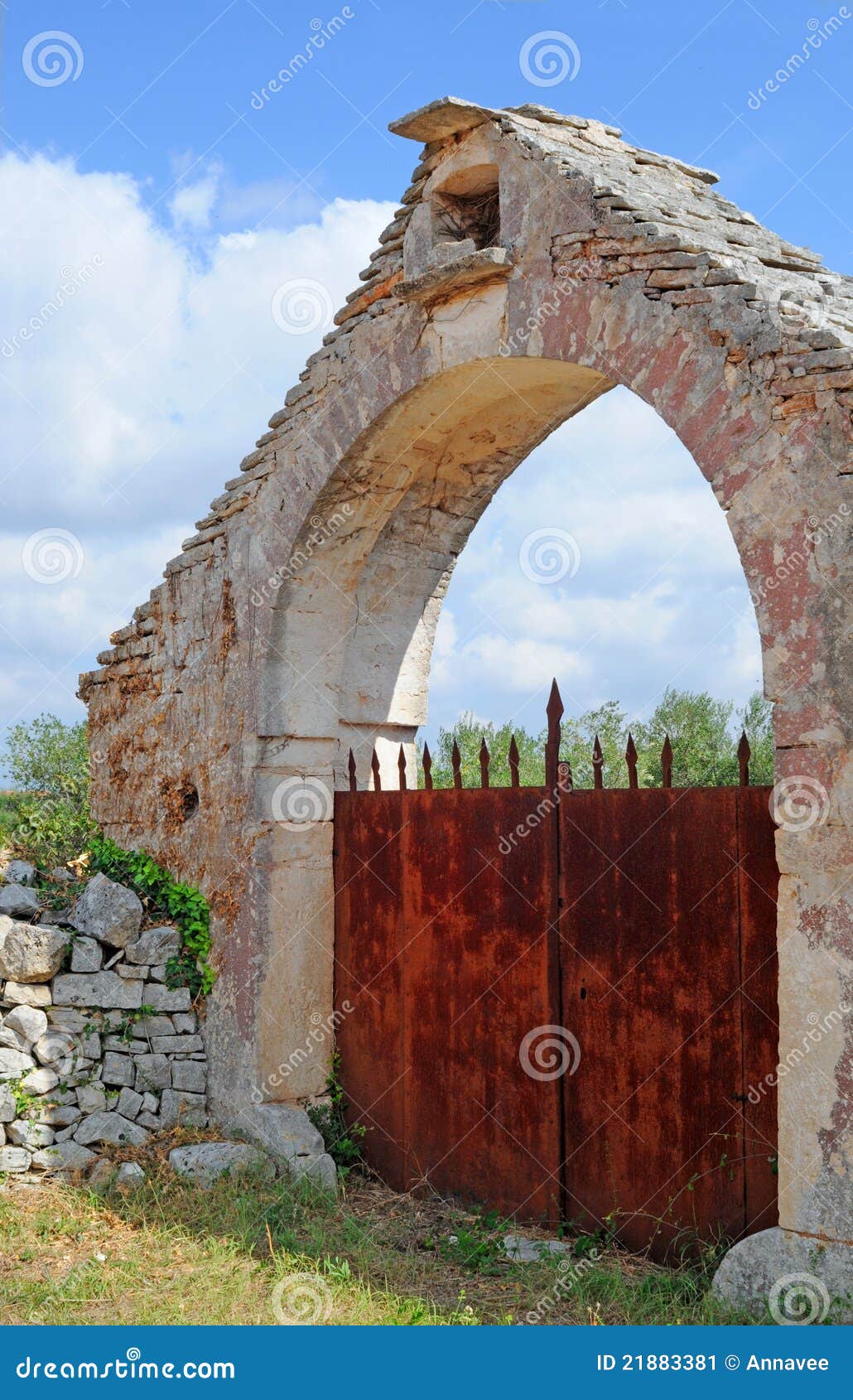 Rusty gate, Italy stock image. Image of antique, vintage - 21883381