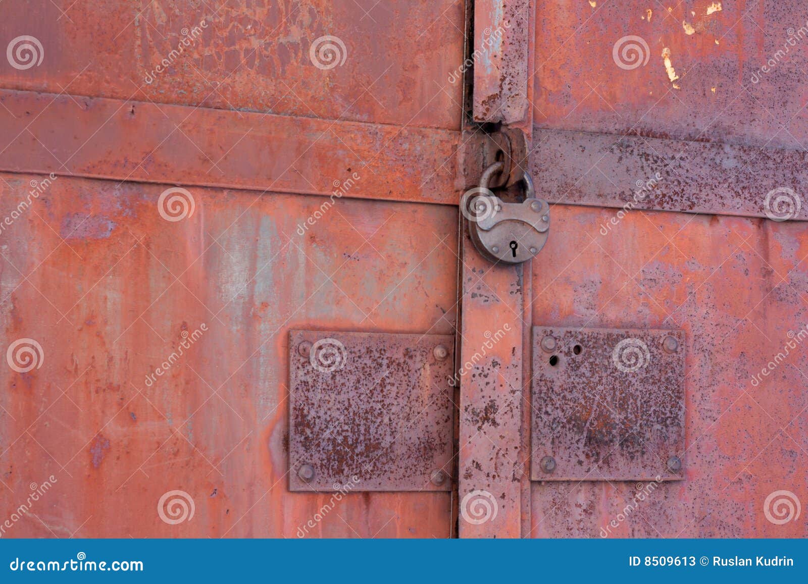 Rusty iron gates 2 stock image. Image of liberty, close - 8509613
