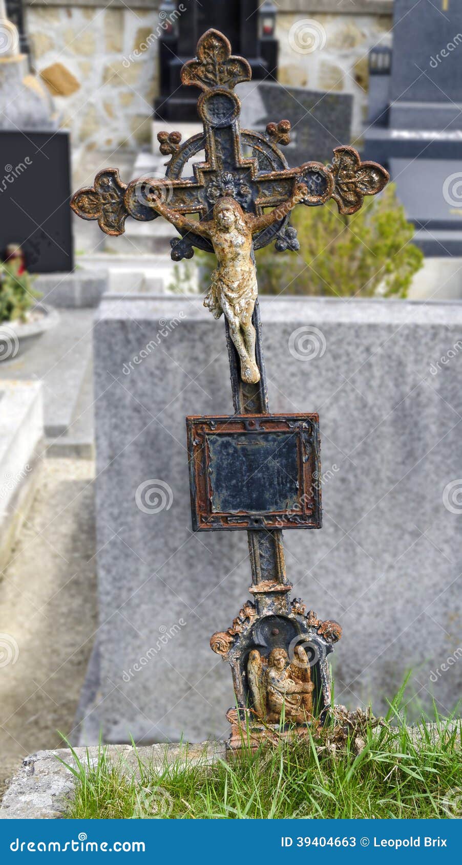 Rusty iron grave cross stock image. Image of abandoned - 39404663