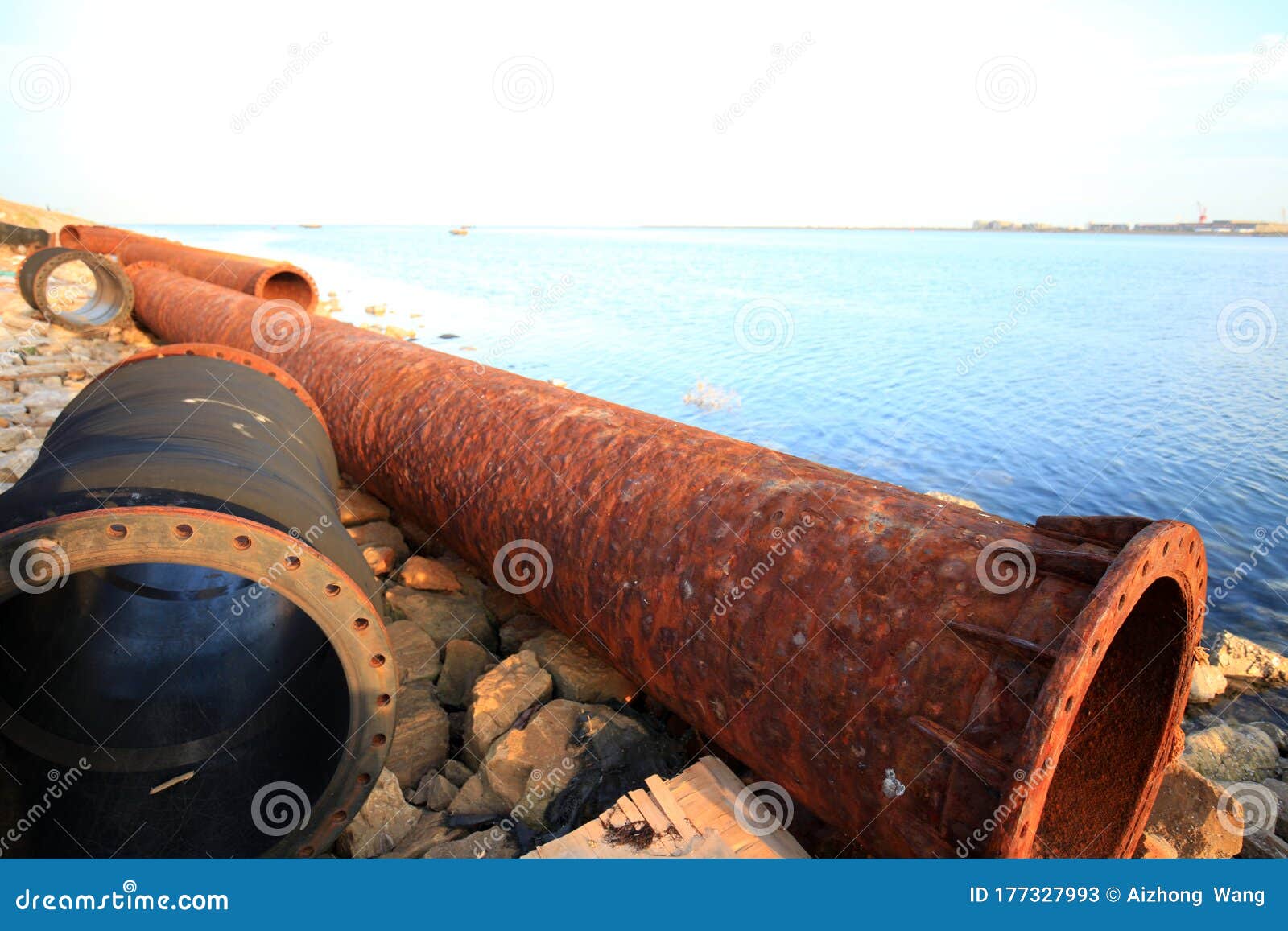 The rusty iron pipe stock image. Image of texture, duct - 177327993