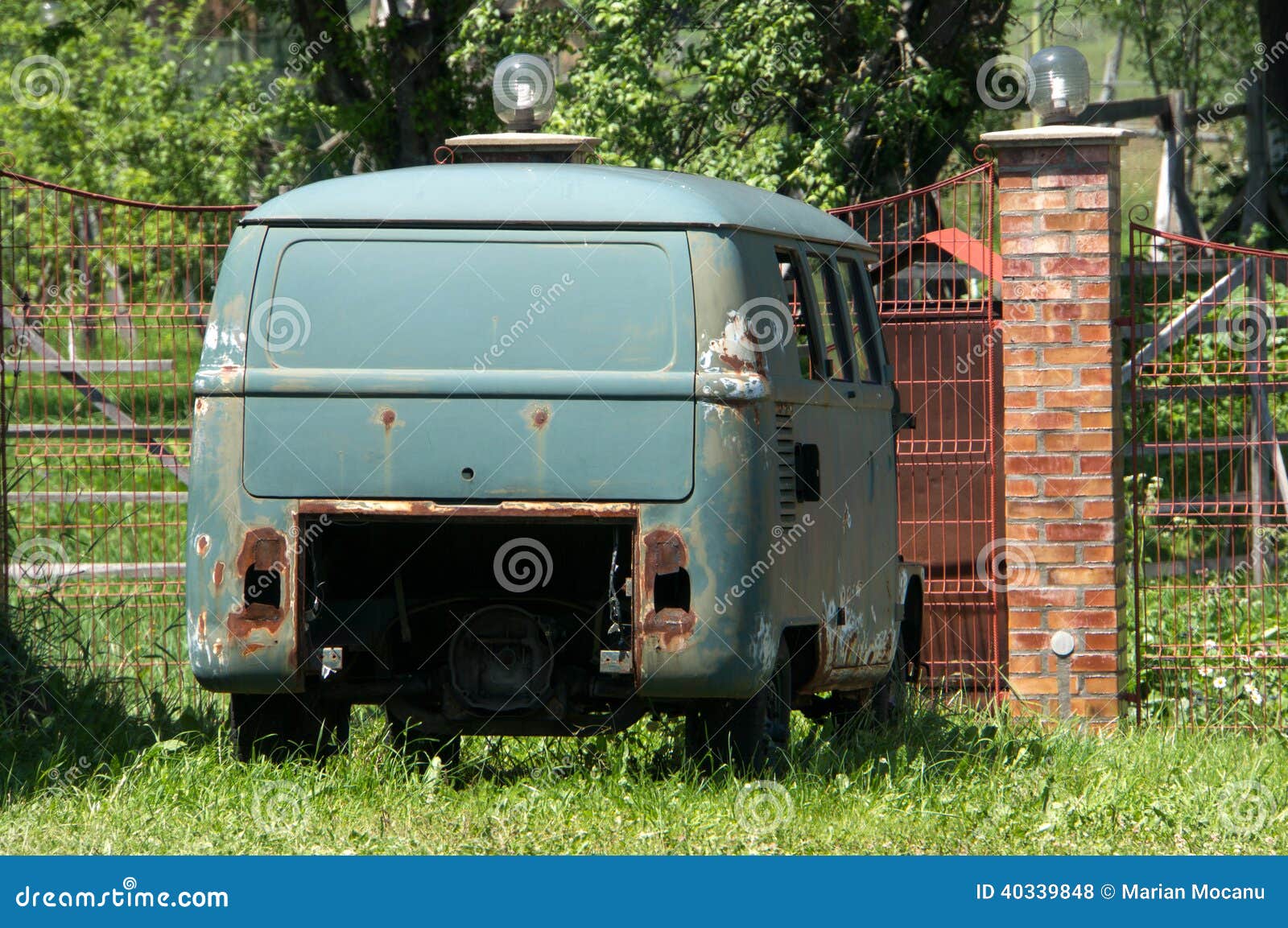 Rusty Kombi stock photo. Image of transportation, front - 40339848