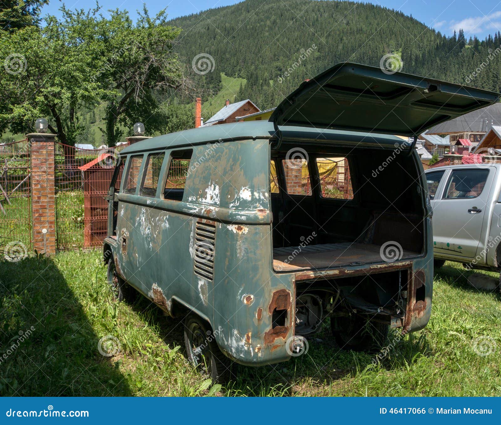 Rusty Kombi stock photo. Image of retro, auto, chrome - 46417066