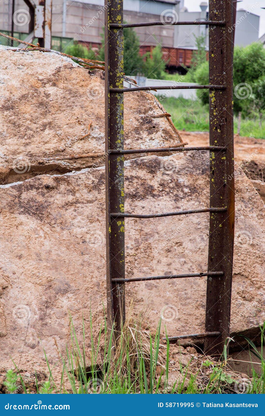 Old Rusty Ladder Stock Photo | CartoonDealer.com #62405862