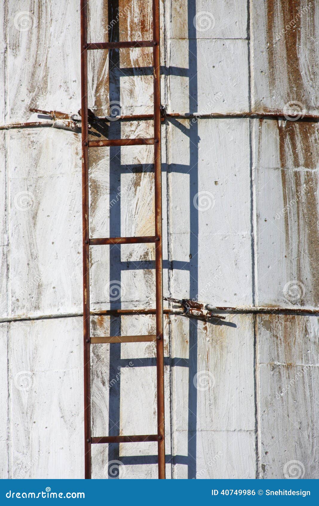 Rusty ladder on Silo stock photo. Image of corroded, barn - 40749986