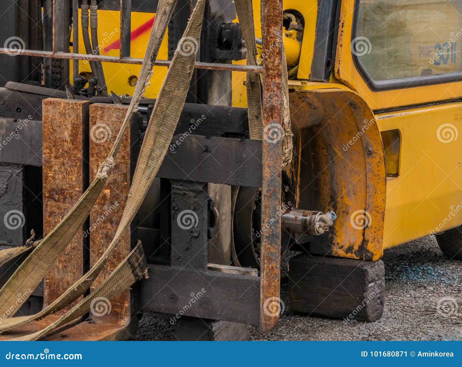 Rusty Lift Assembly of Forklift Stock Image - Image of load, blue ...