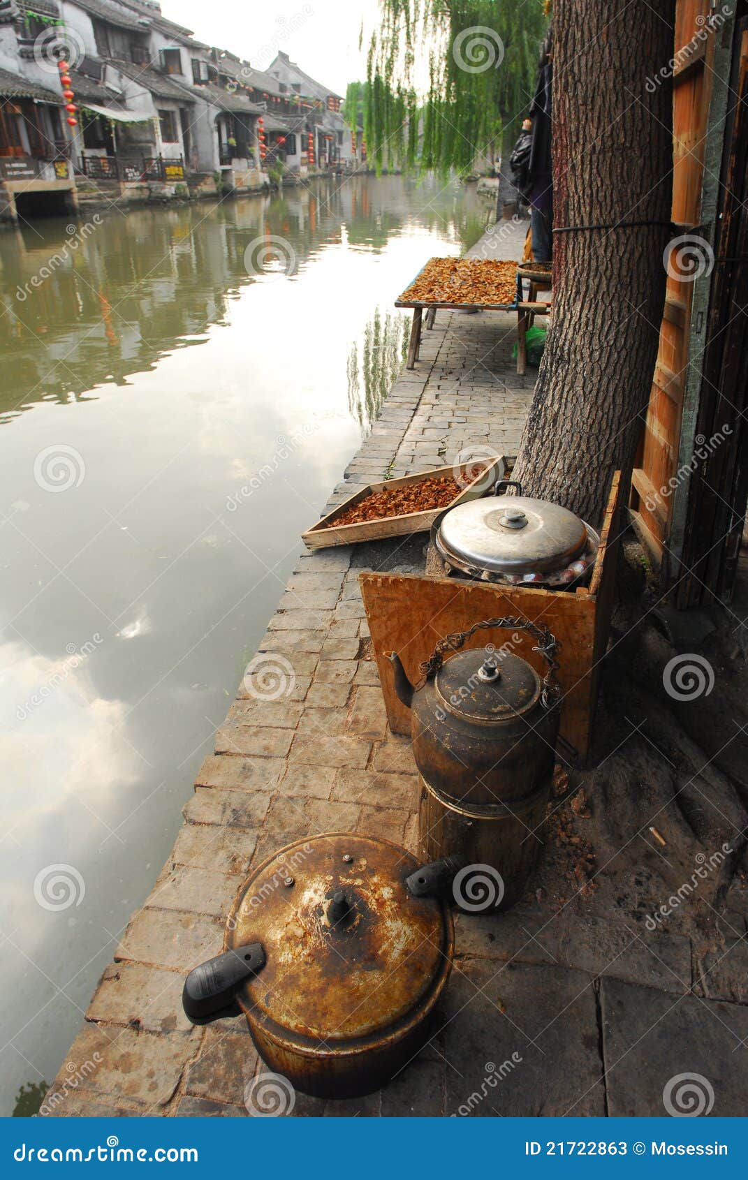 Rusty metal pot stock image. Image of building, chanel - 21722863