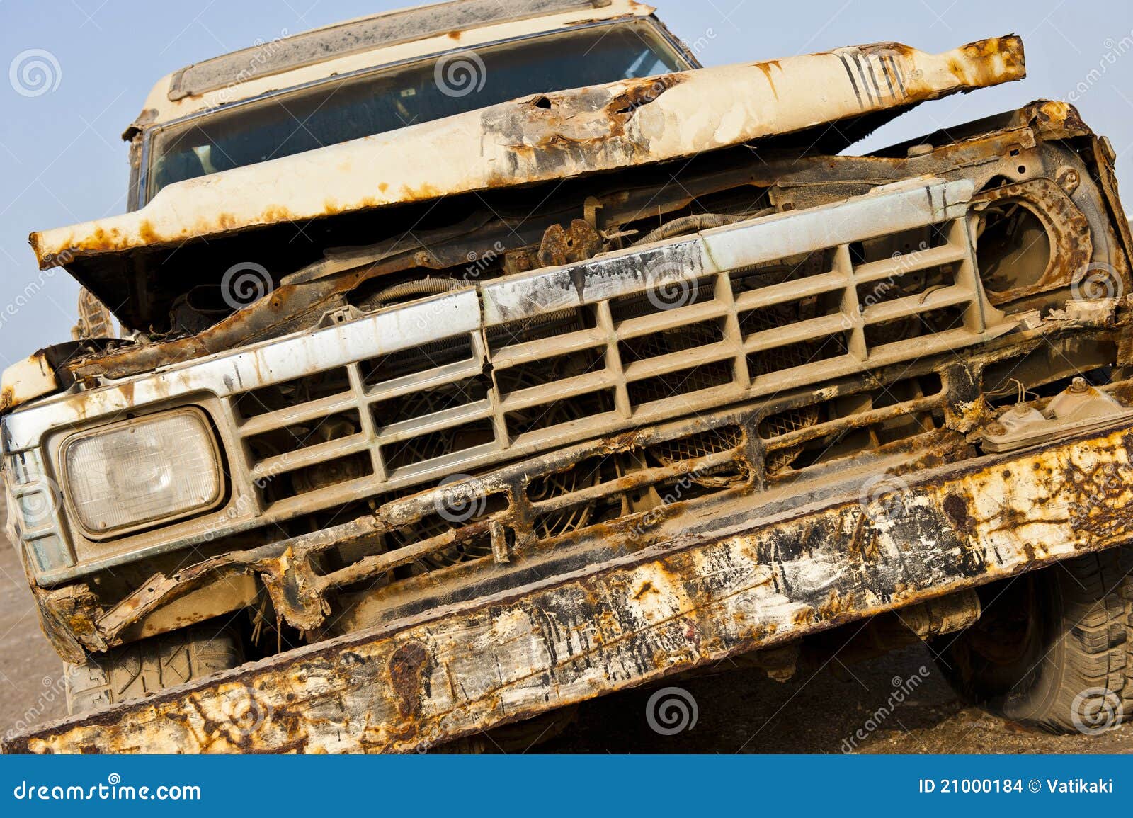 Rusty Old 4x4 Stuck on a Beach Stock Photo - Image of stuck, grill ...