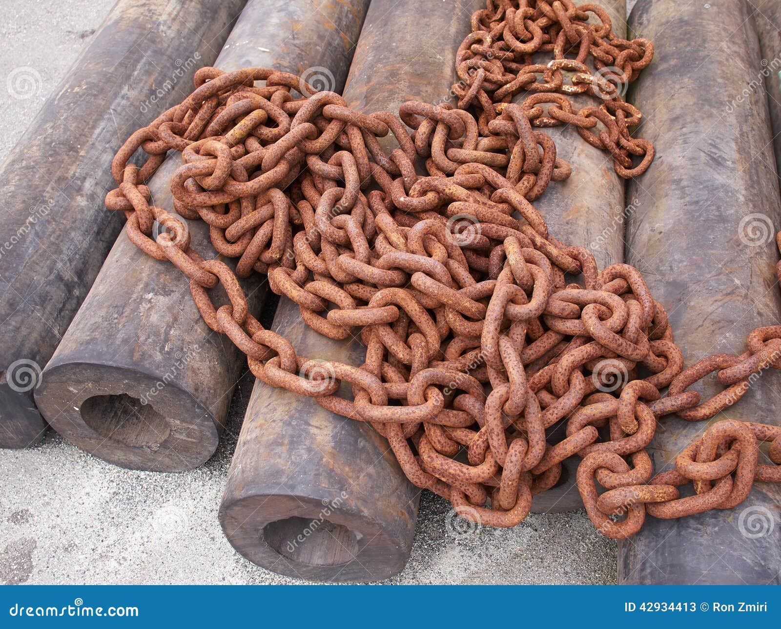 Rusty old iron chains stock image. Image of steel, iron - 42934413