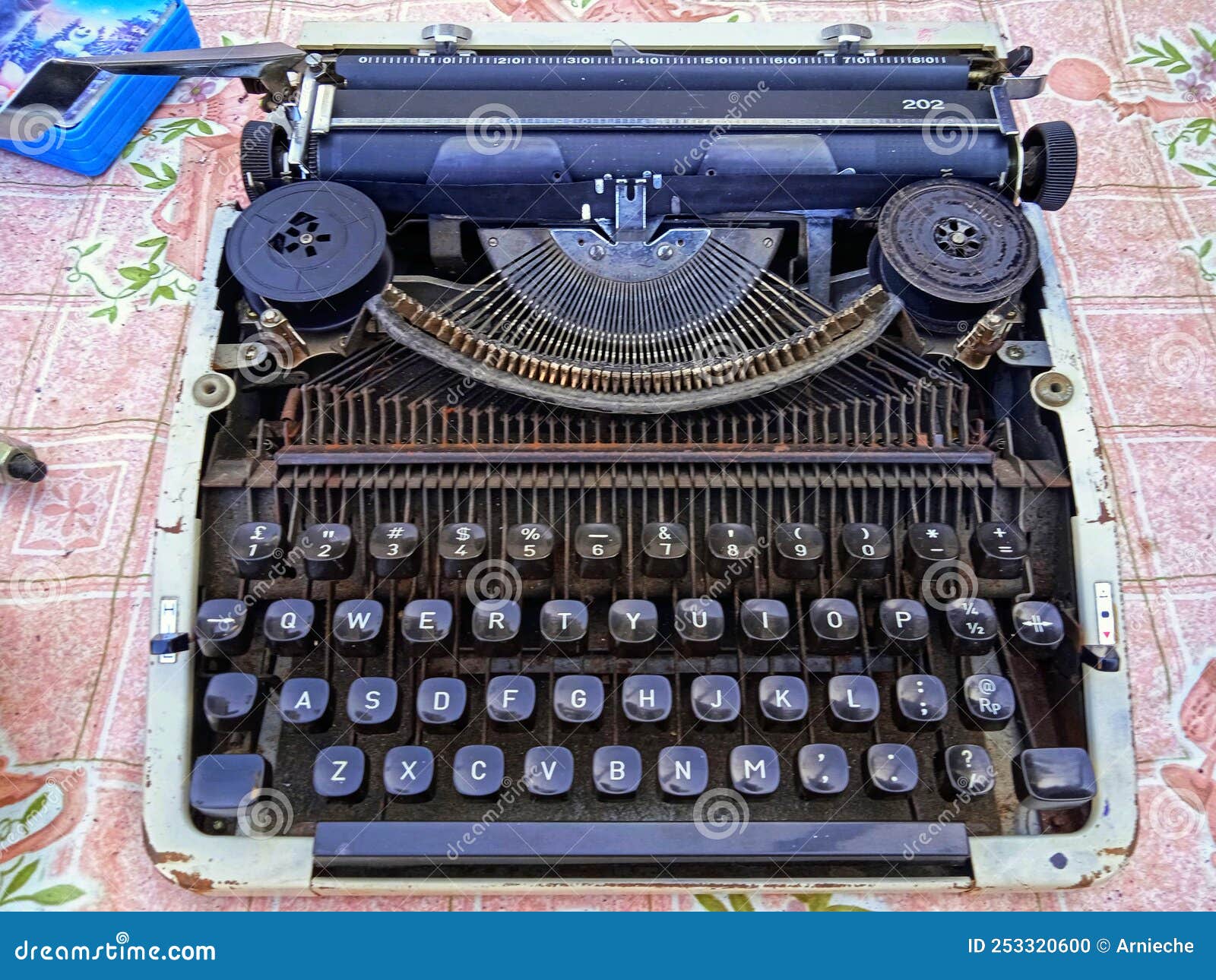 Rusty Old Typewriter on the Floor Stock Photo - Image of guitar, rusty ...