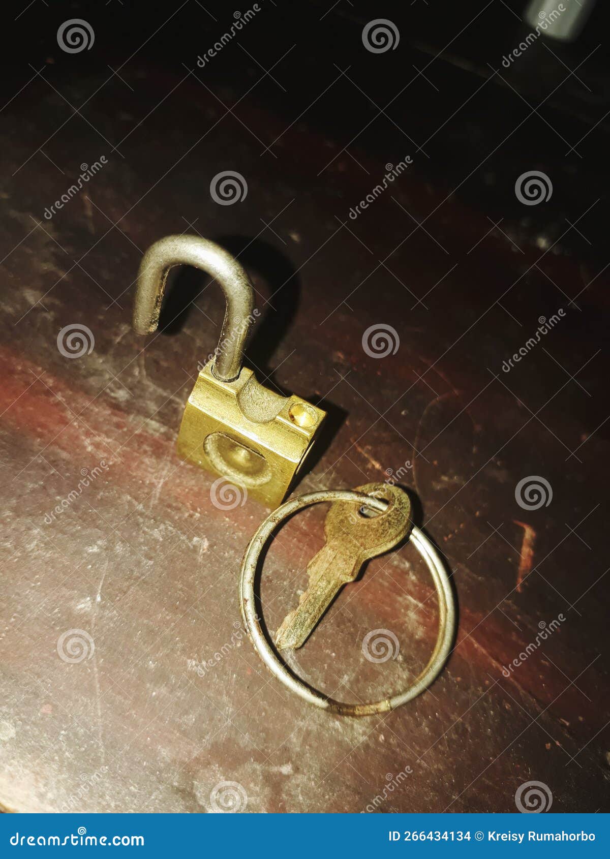 Rusty padlock and key editorial stock image. Image of security - 266434134