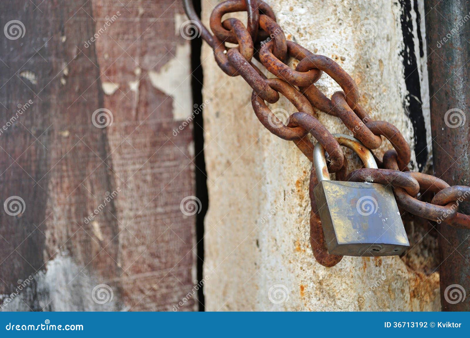 Rusty Padlock and Metal Chain Stock Photo - Image of iron, brown: 36713192