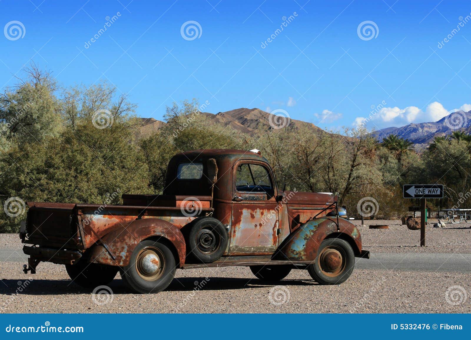 Rusty pick-up stock photo. Image of abandoned, farming - 5332476