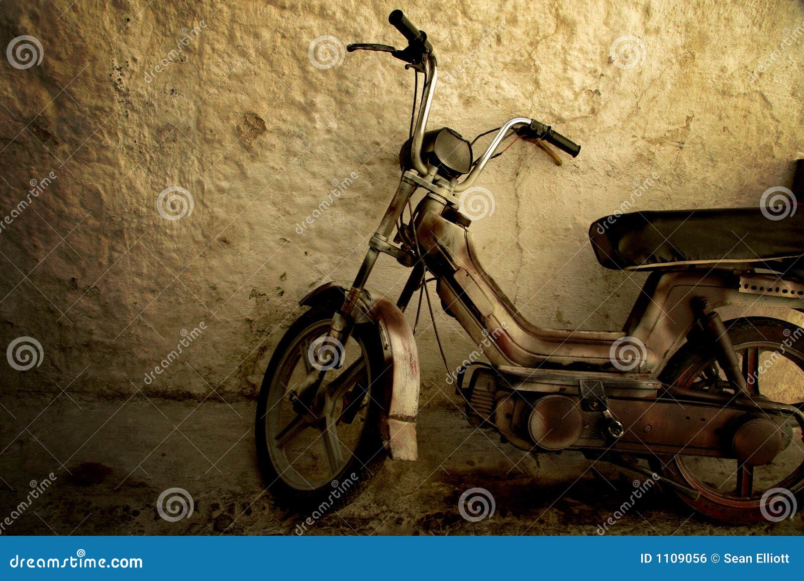 Rusty retro scooter stock photo. Image of classic, leaning - 1109056