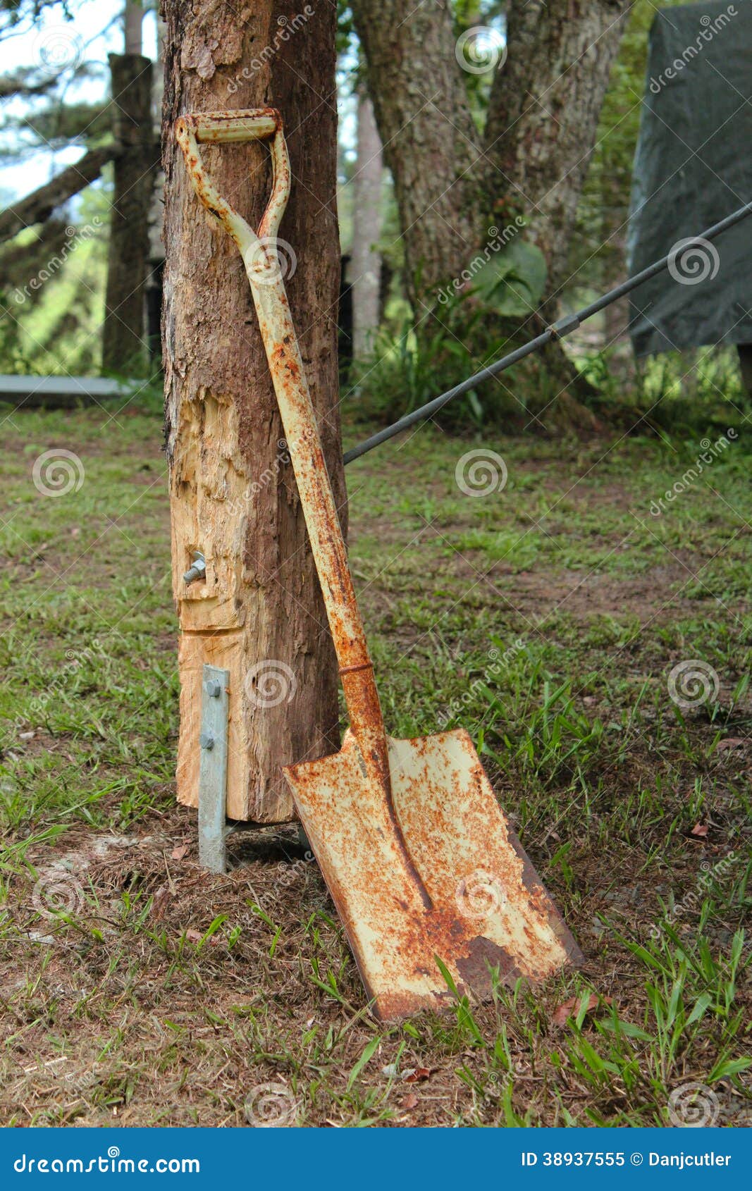 Rusty Shovel stock image. Image of wood, organic, labor - 38937555