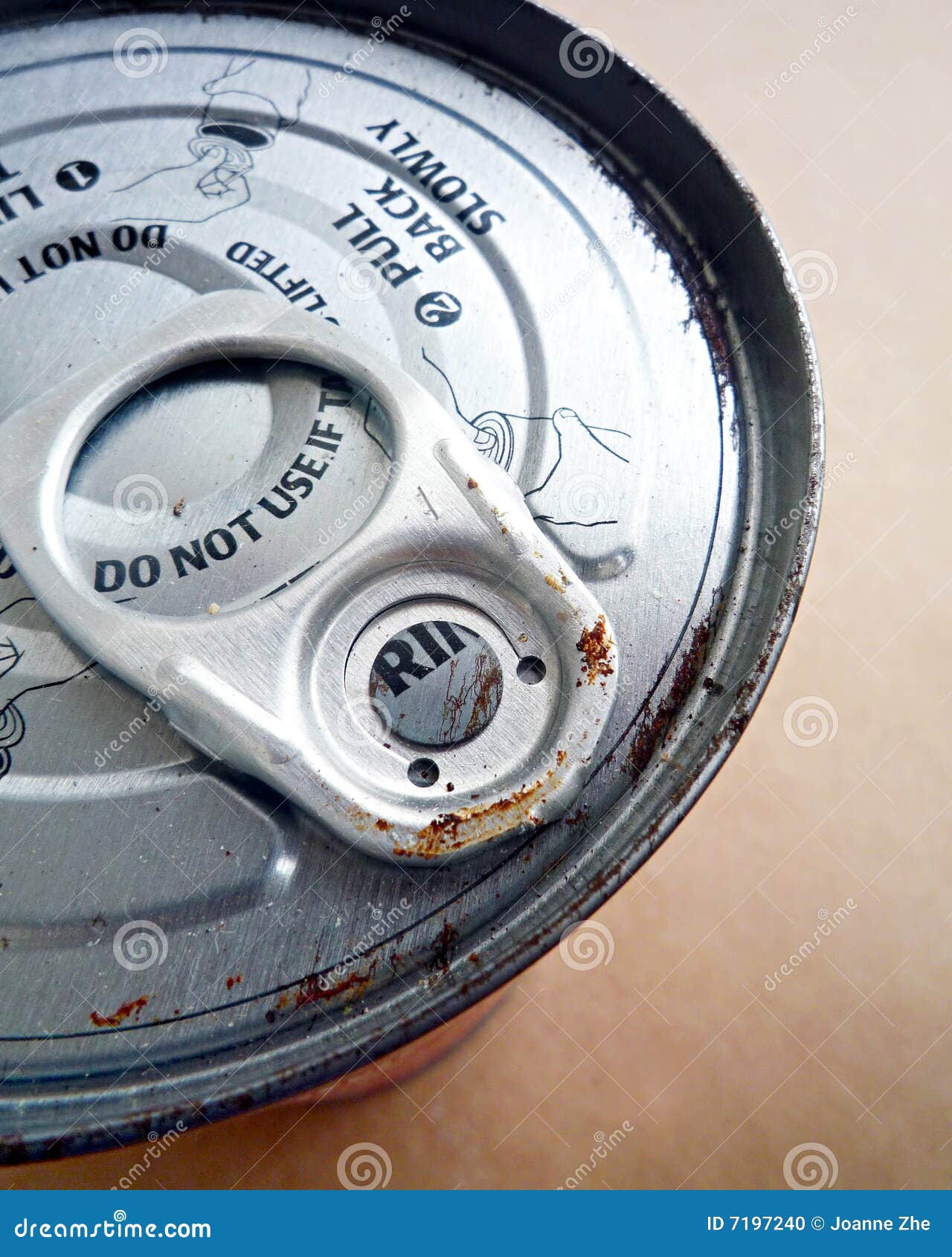 Rusty tin can stock photo. Image of vertical, food, unhealthy - 7197240