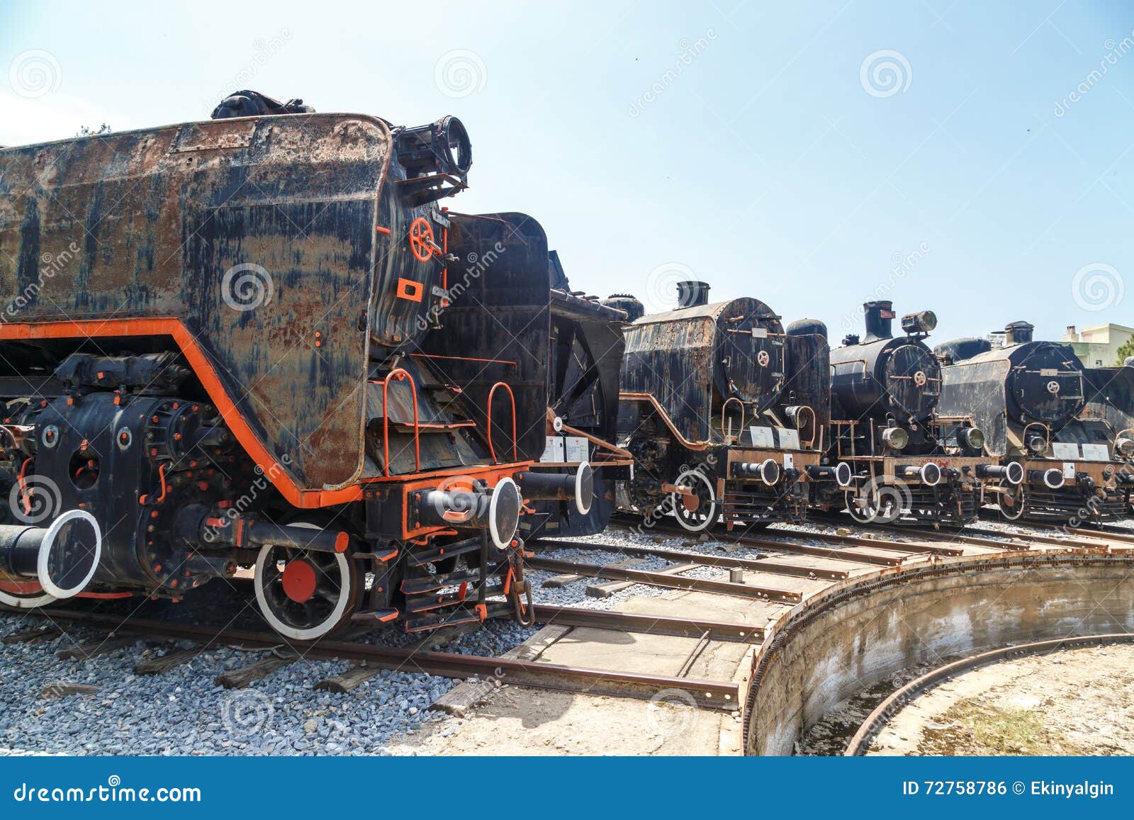 Rusty Train Locomotive redactionele foto. Image of spoorweg - 72758786
