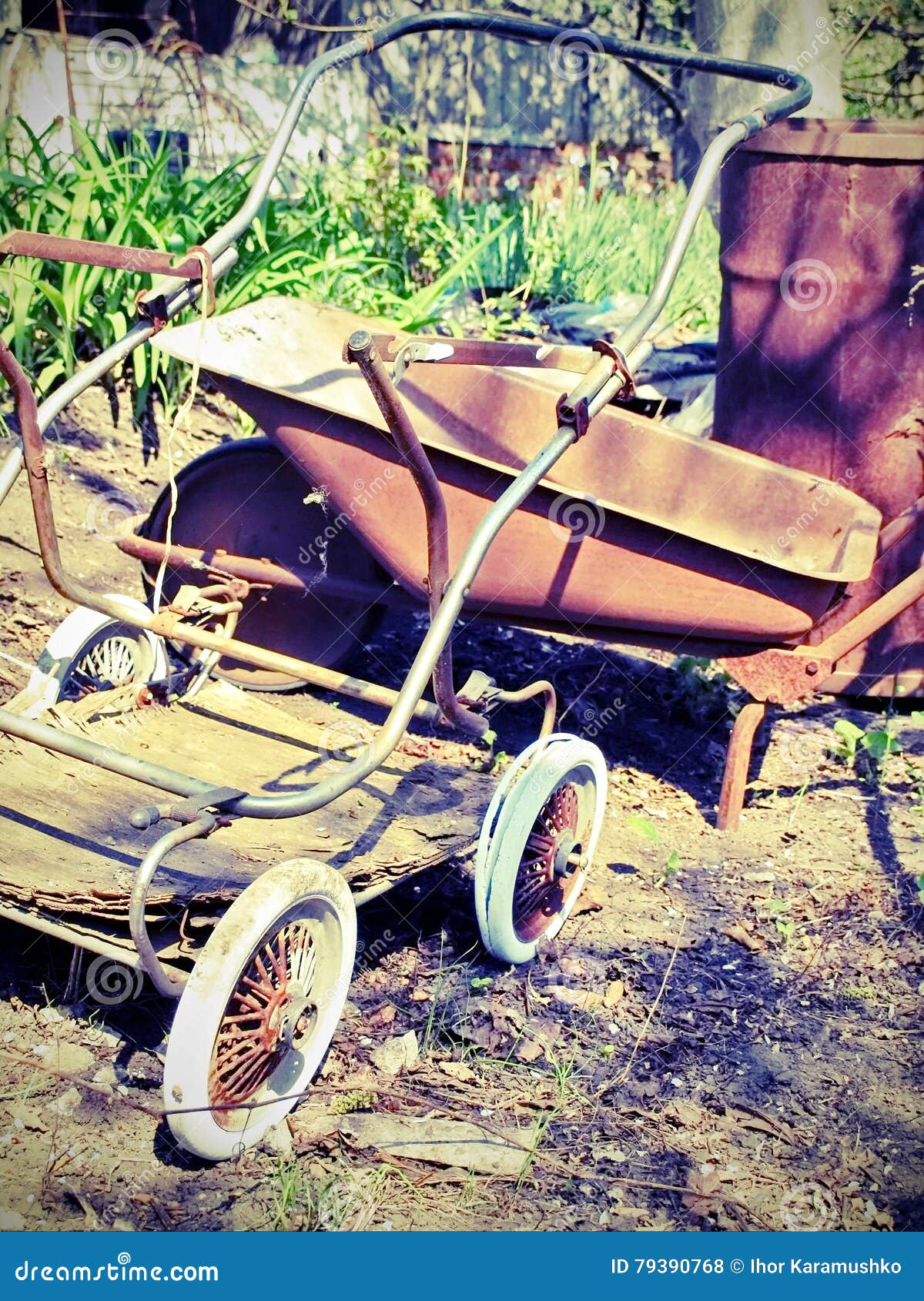 A Rusty Trash Bin Made From Zinc In City Park Photo Taken In Jakarta ...