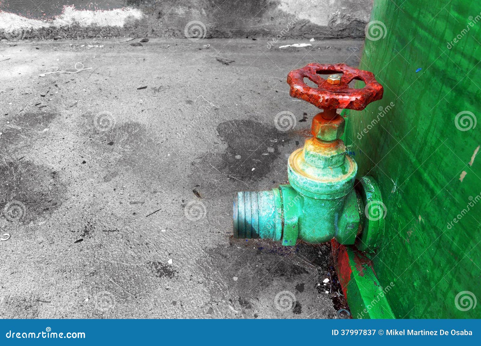 Rusty Valve on Industrial Tank Stock Image - Image of corrosion, flow ...