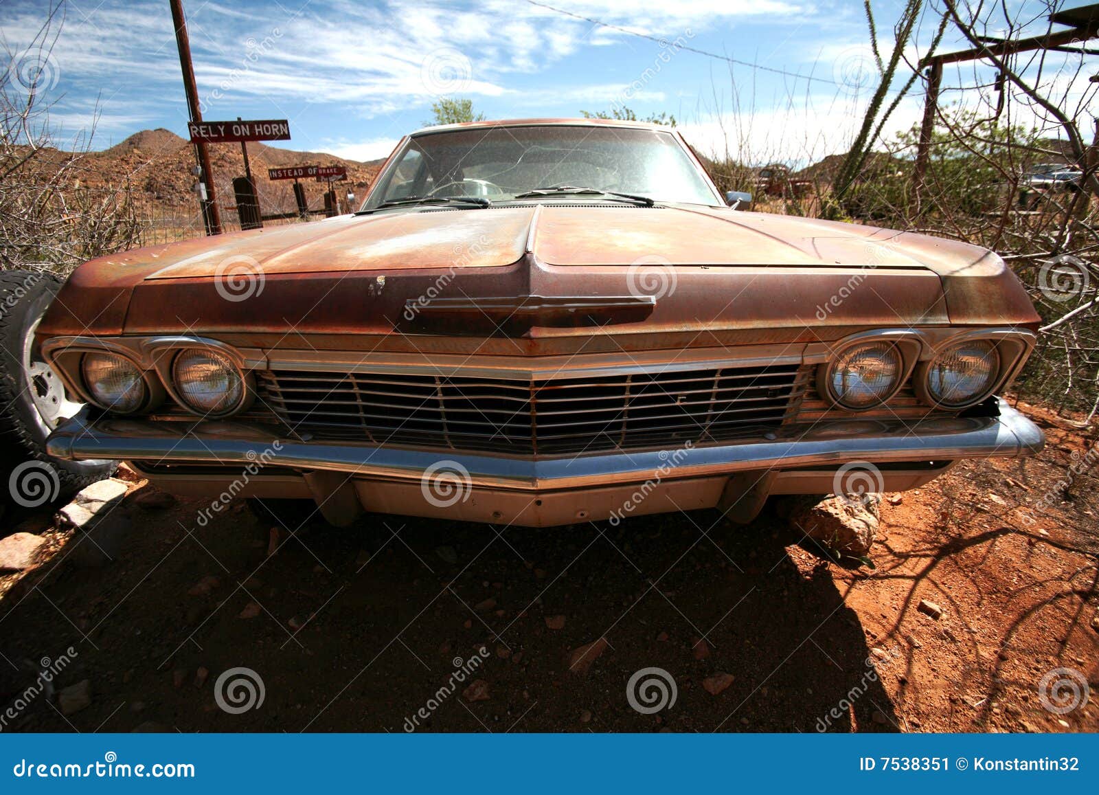 Rusty vintage american car stock image. Image of heavy - 7538351