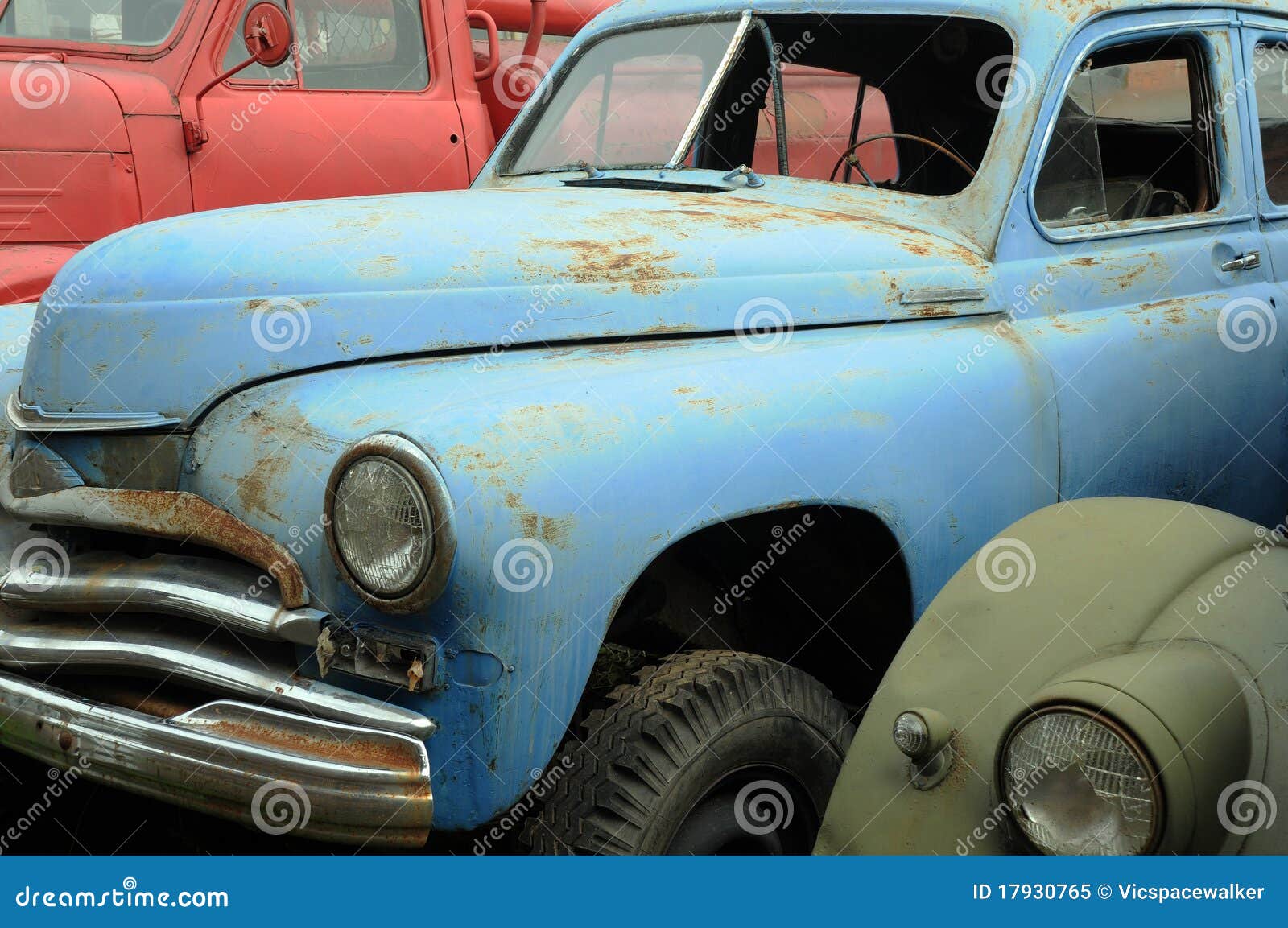 Rusty Vintage Cars stock image. Image of headlights, abandoned - 17930765