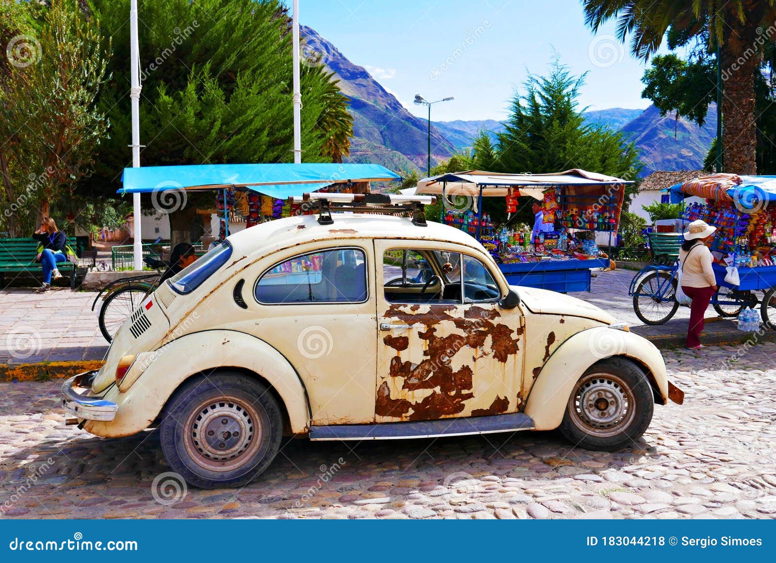 Rusty VW Beetle editorial stock photo. Image of mobile - 183044218