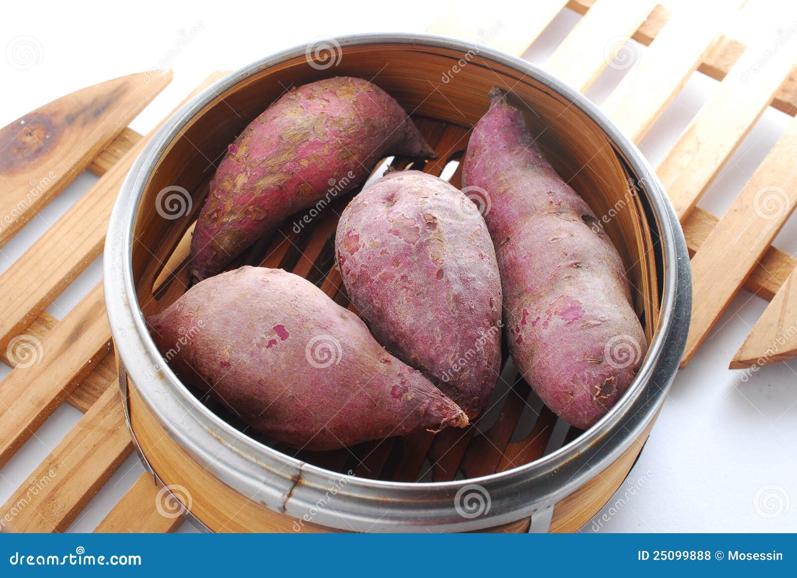 Ruwe bataat stock foto. Image of knollen, wortel, installaties - 25099888