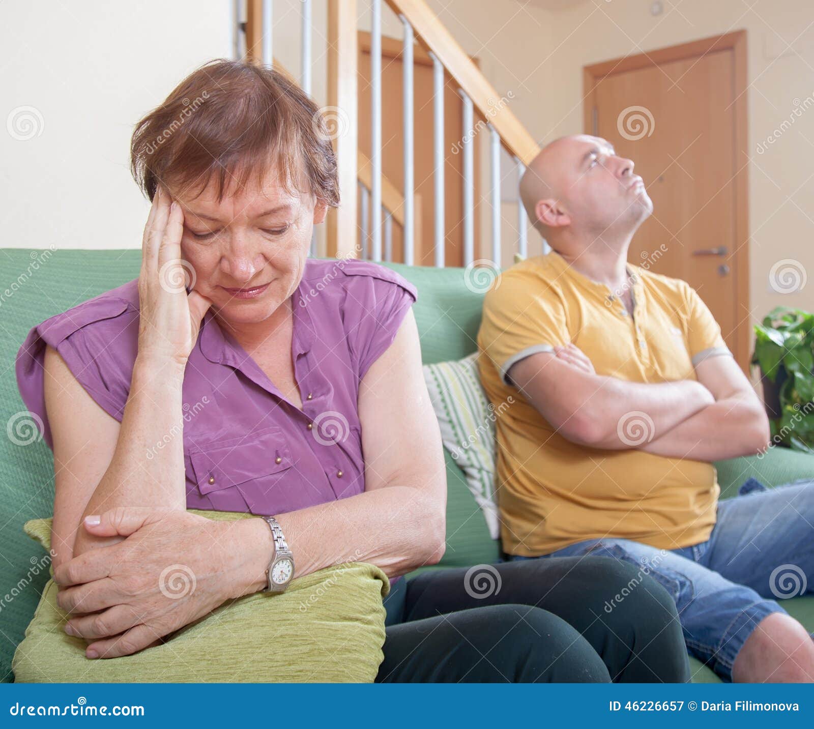 Ruzie Tussen Moeder En Zoon Stock Afbeelding - Image of moeder ...