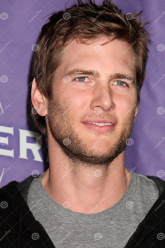 Ryan McPartlin editorial image. Image of arrives, winter - 38022380