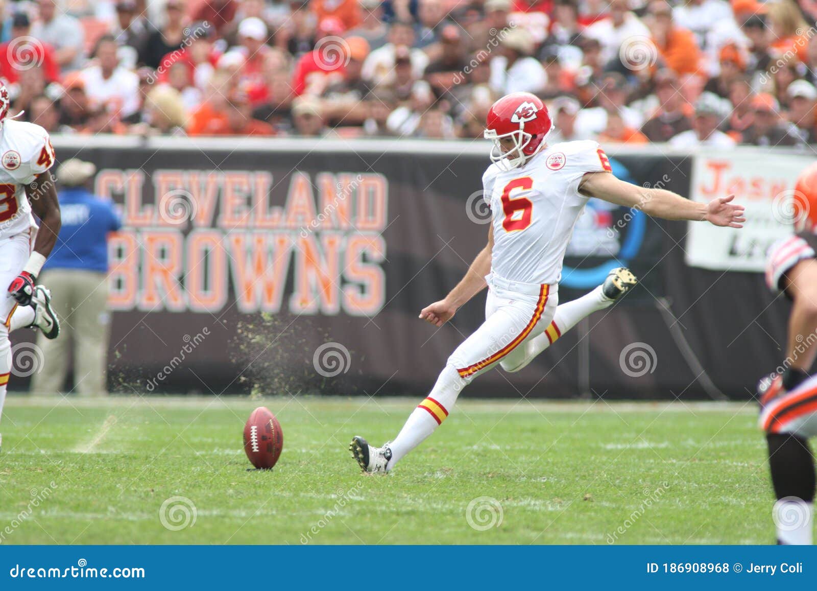 Ryan Succop editorial stock photo. Image of helmet, jersey - 186908968