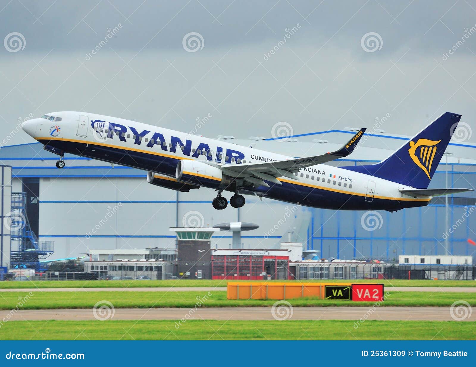 Ryanair Boeing Jet Flying Up In The Sky, View From Below Editorial ...