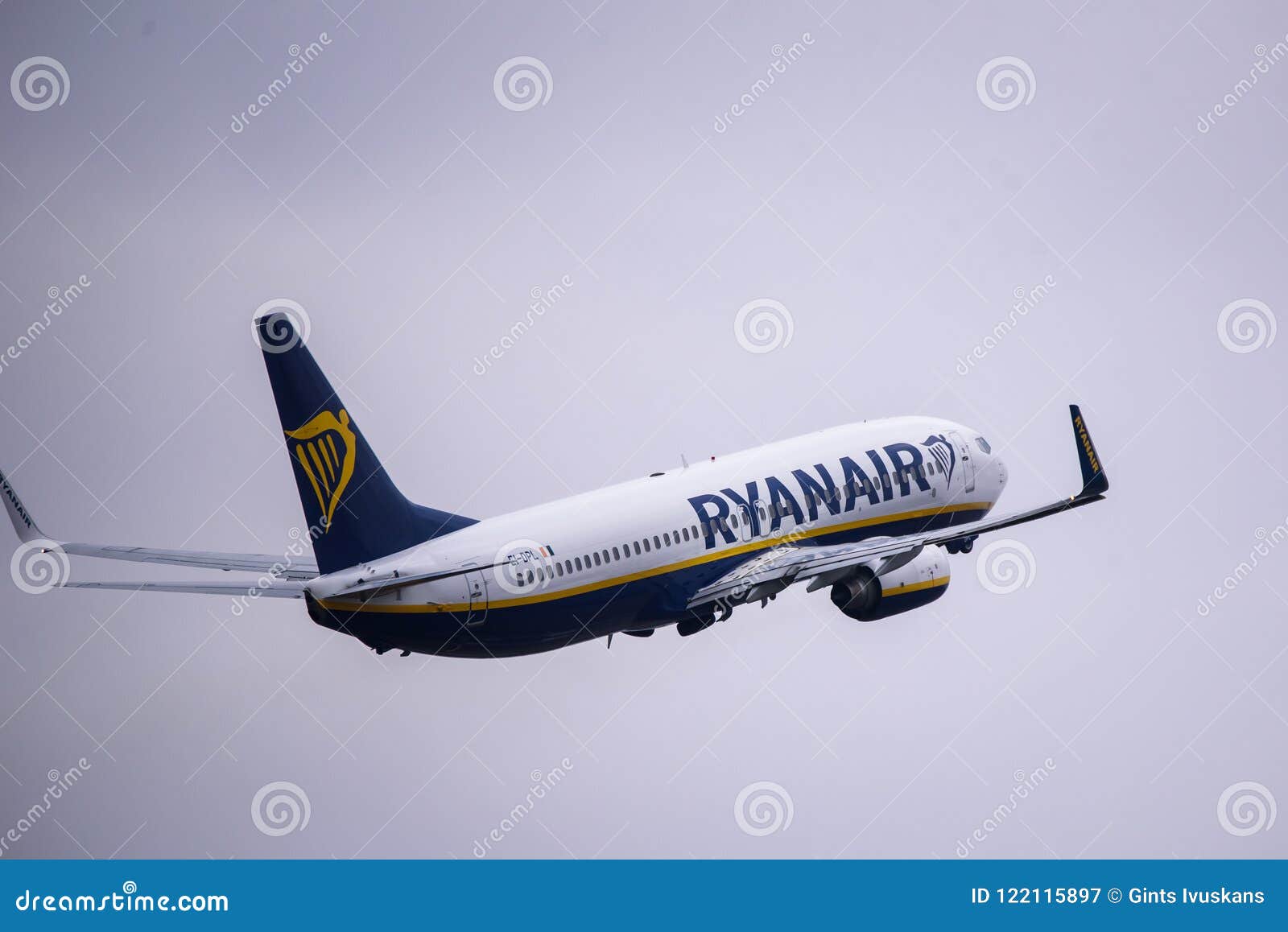 Ryanair Boeing 737-8AS Flygplan Redaktionell Arkivbild - Bild av ...