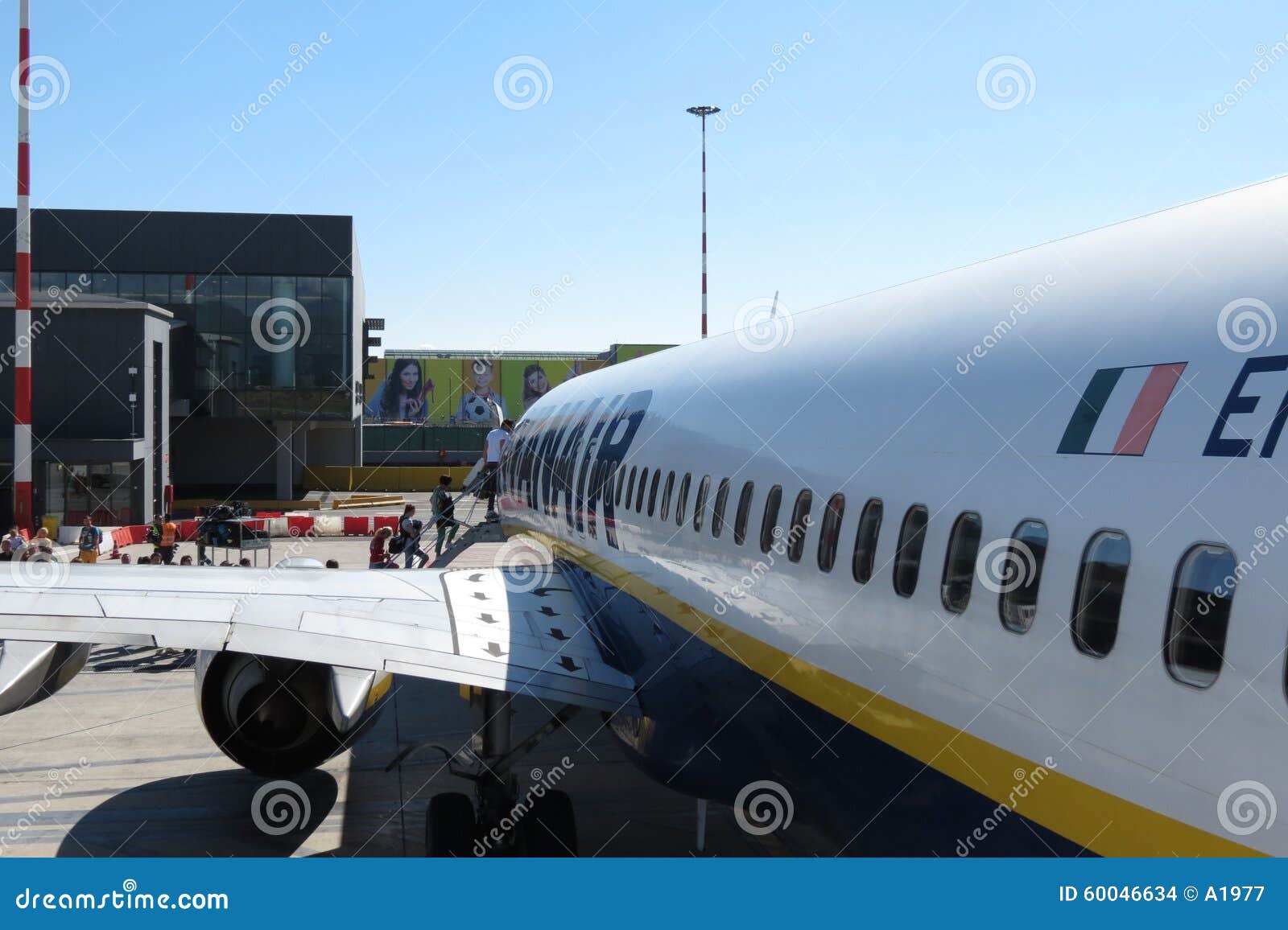 Ryanair Flygplan Boeing 737-800 Redaktionell Fotografering för ...