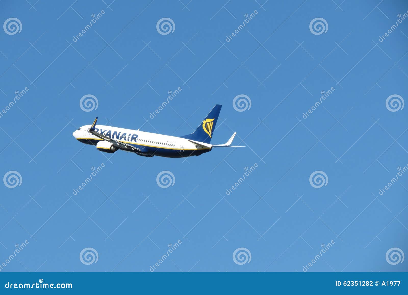 Ryanair Flygplan Boeing 737-800 Redaktionell Arkivbild - Bild av ...
