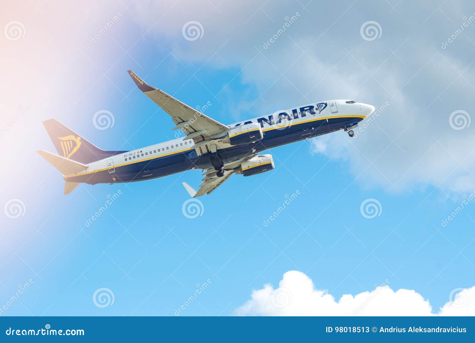 Ryanair Flygplan Boeing 737-8AS EI-DJL Redaktionell Arkivfoto - Bild av ...
